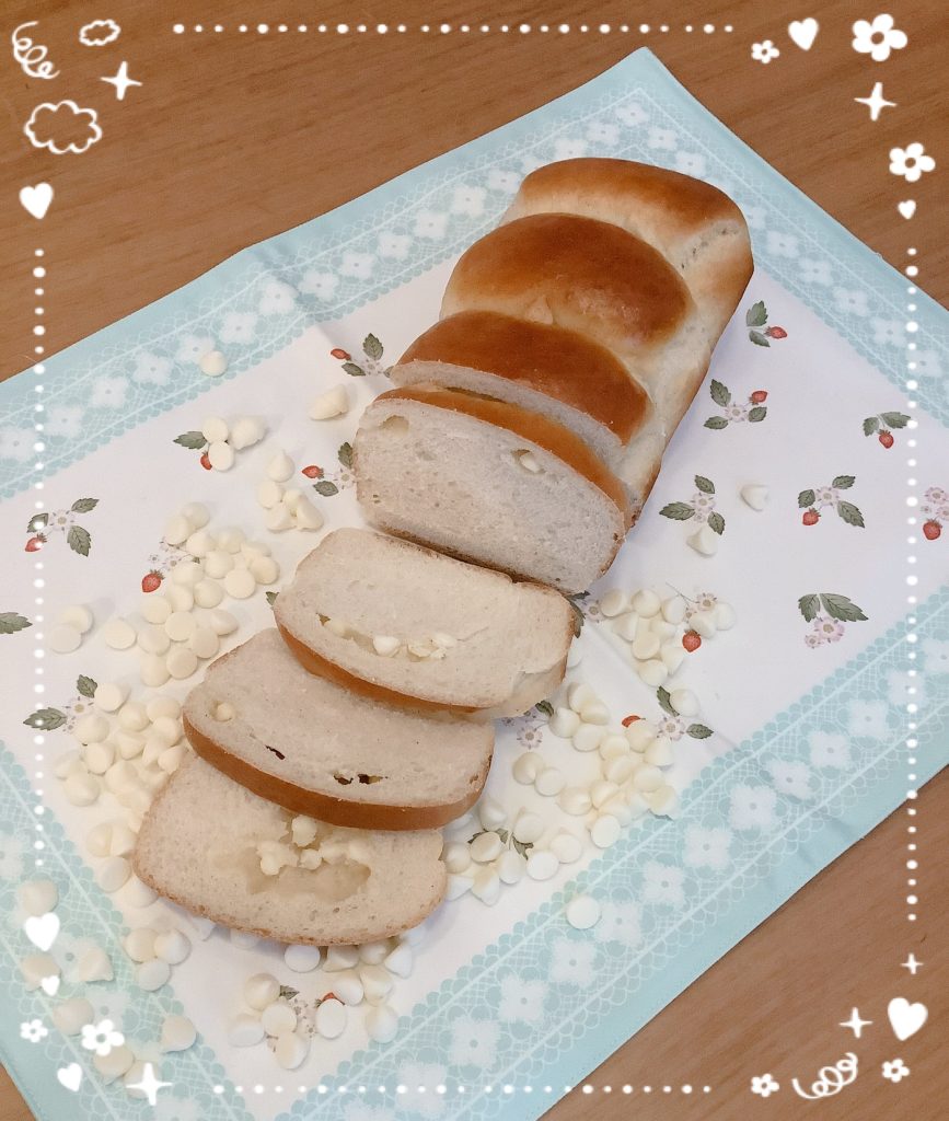White Chocolate bread with vanilla bean powder – Miki Bread